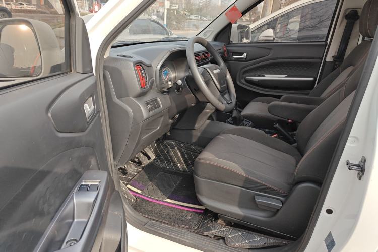 Used Dongfeng Fengon 380 2022 1.5L White 49200km MT 7 Seats for Sale ...