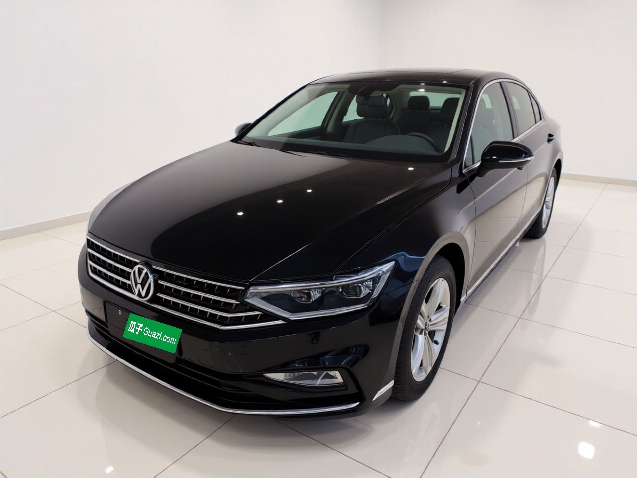 Подержанный Volkswagen Magotan 2025 1.4L Black 26200km AT 5 Seats на ...