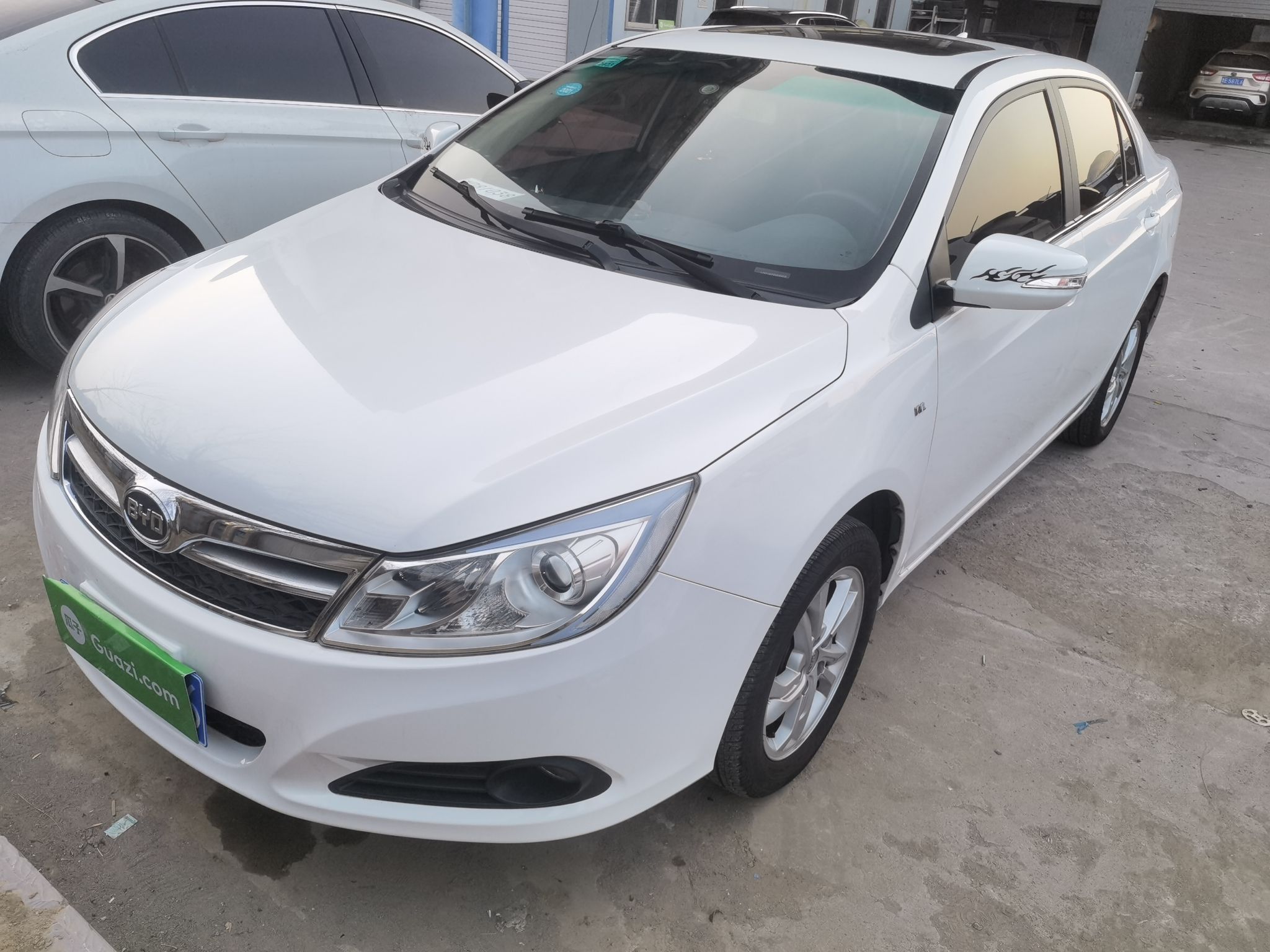 Подержанный BYD Surui 2014 1.5L White 58099km MT 5 Seats на продажу ...