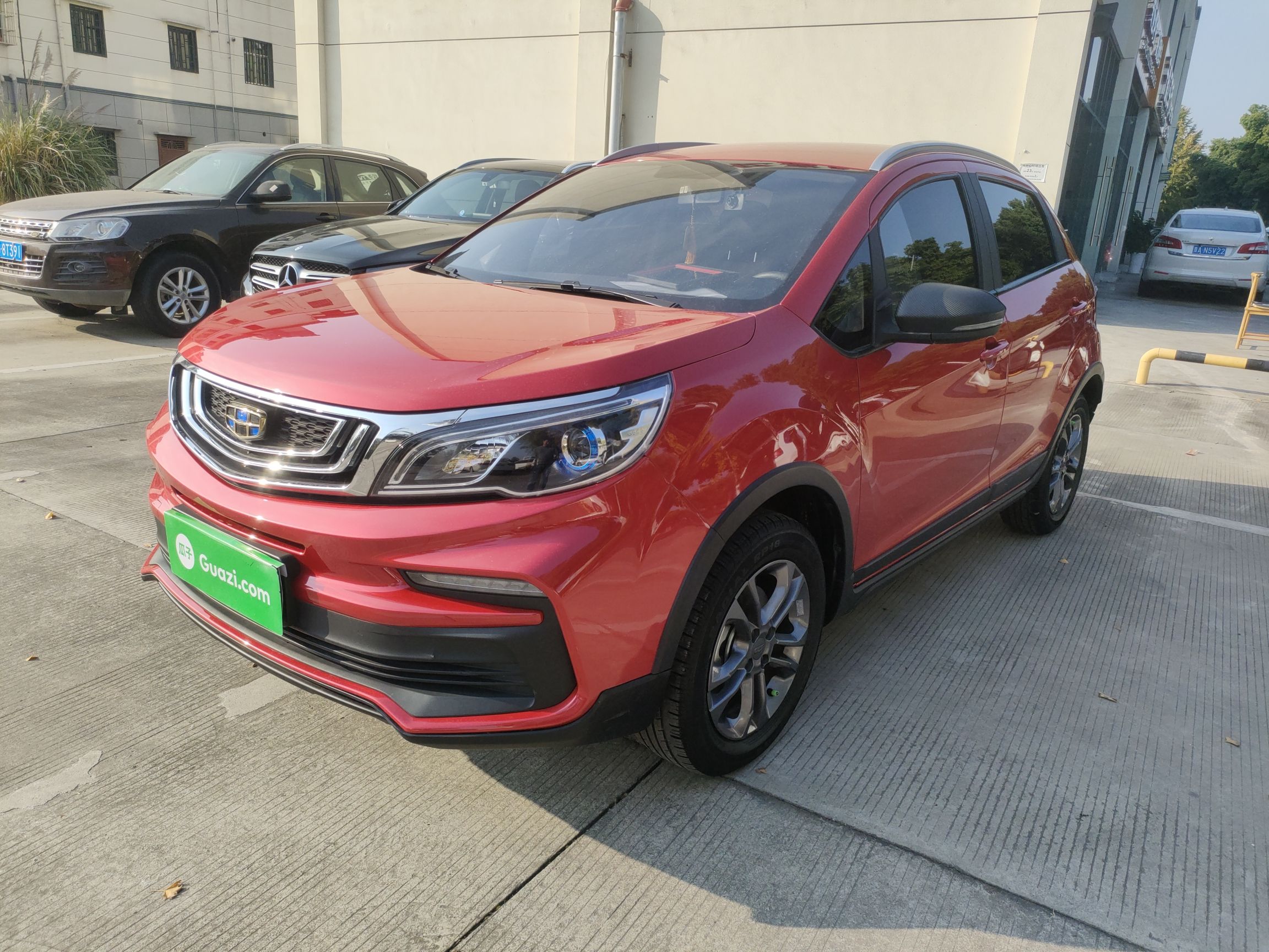 Подержанный Geely Auto Vision X3 2020 1.5L Red 38700km MT 5 Seats на ...